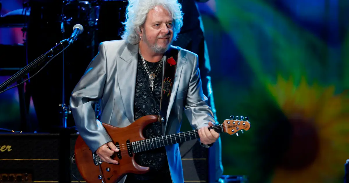 ‘Ainda pratico guitarra todos os dias’, diz Steve Lukather aos 67 anos